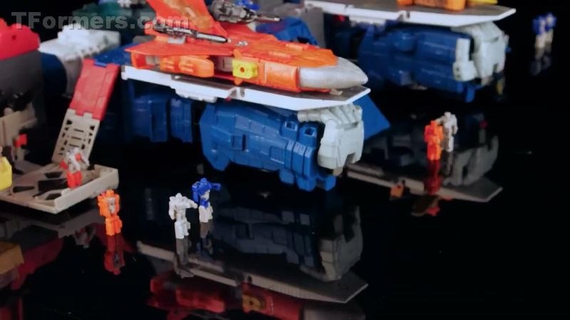 Titans Return Promotional Video Featuring New Looks At Upcoming Toys