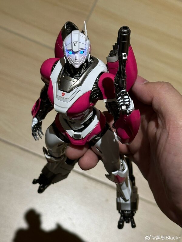 DLX Arcee In-Hand Images from threezero TF6 Bumblebee Movie, Quality ...