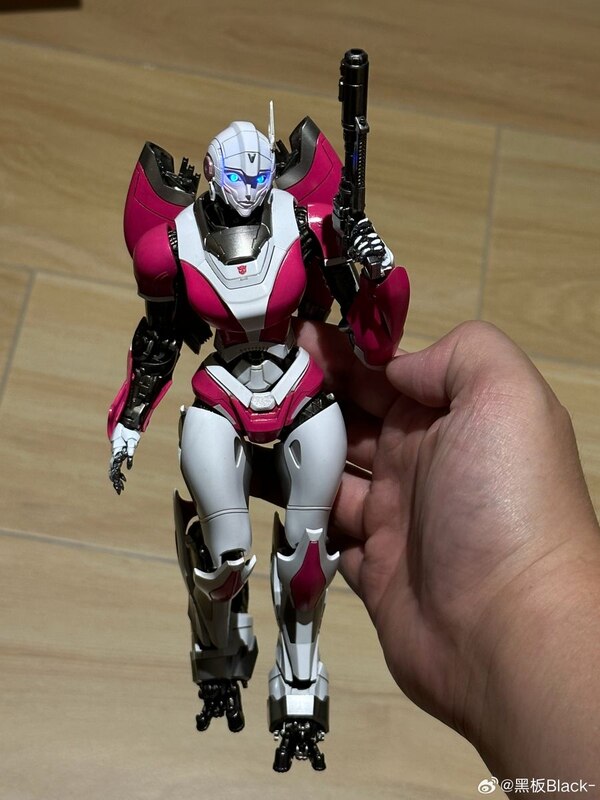 DLX Arcee In-Hand Images from threezero TF6 Bumblebee Movie, Quality ...